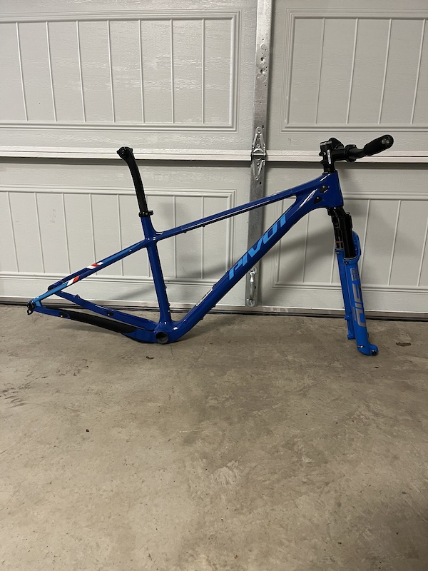 2024 *NEW* Pivot Les SL For Sale