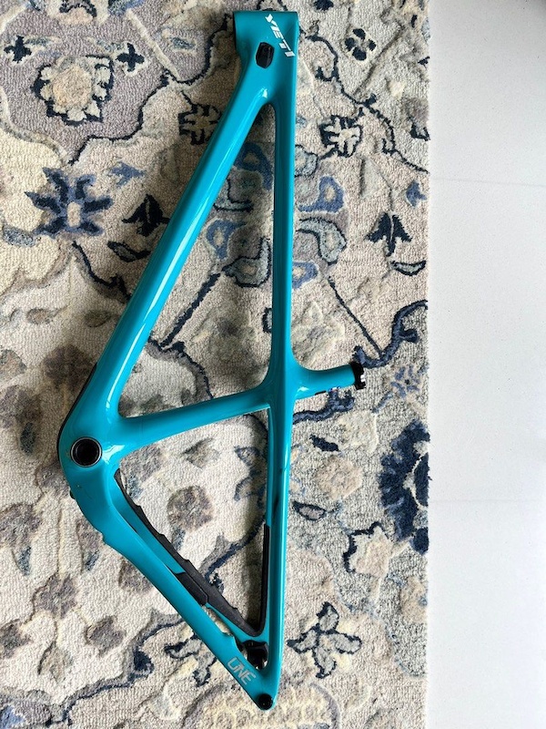 2021 Yeti Arc Frame large + FREE SHIPPING For Sale