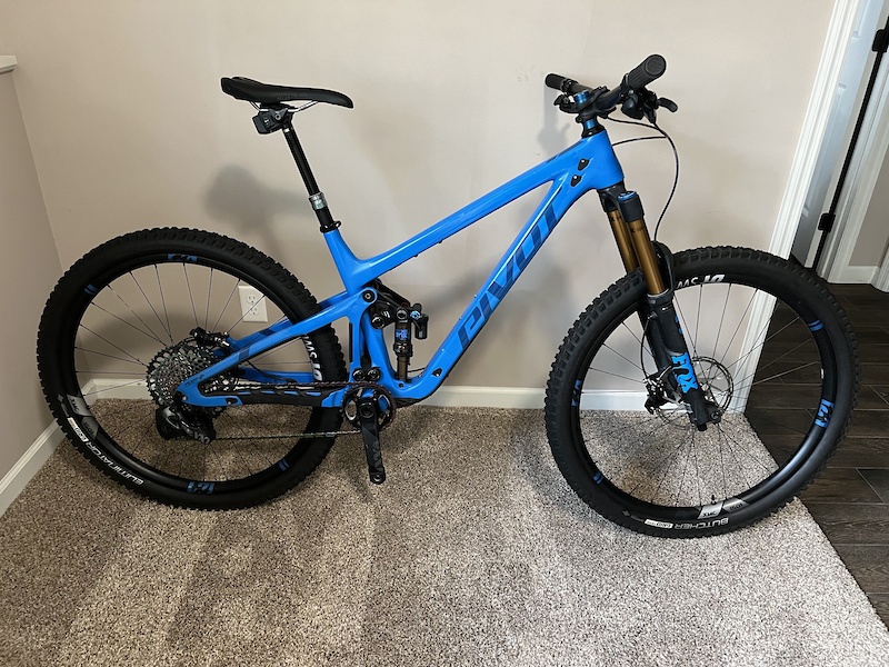 2022 Pivot Switchblade LG W/DT carbon wheels For Sale