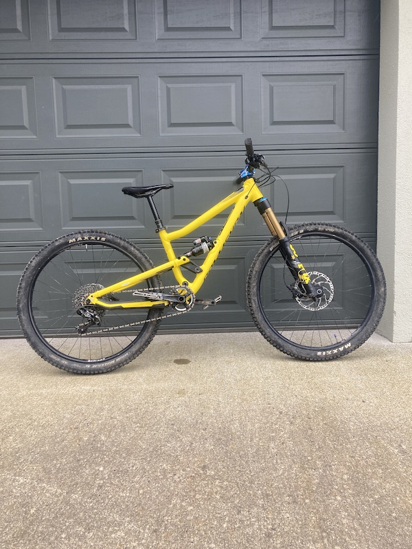 2017 Commencal absolut, size small For Sale