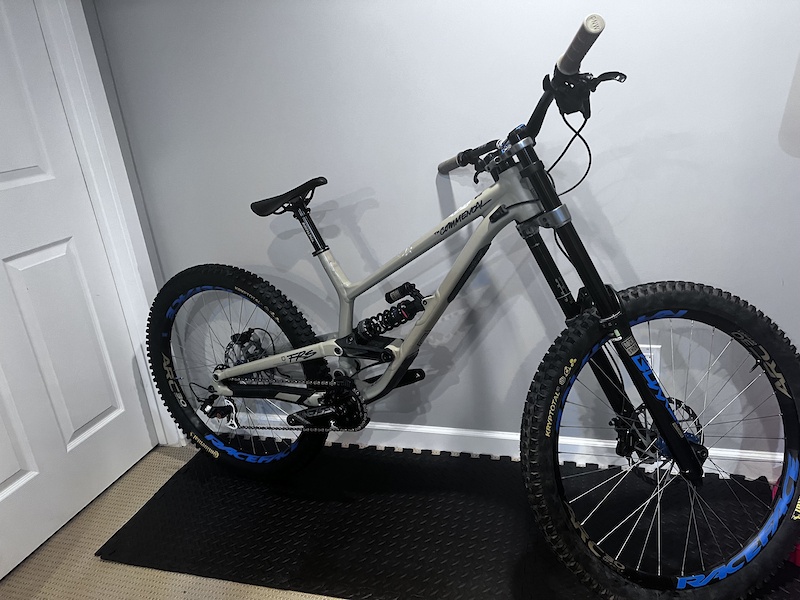 2021 Commencal FRS Ride (plus goodies) For Sale