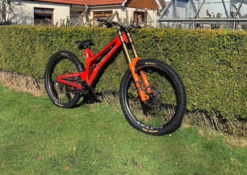 2022 Intense M29 DH bike Fox 40 Hardly Used For Sale