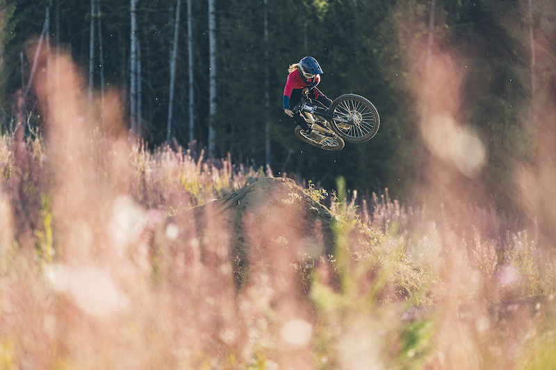 Video: ABUS Mixtape with Kirsten Van Horne & Ian Morrison - Pinkbike