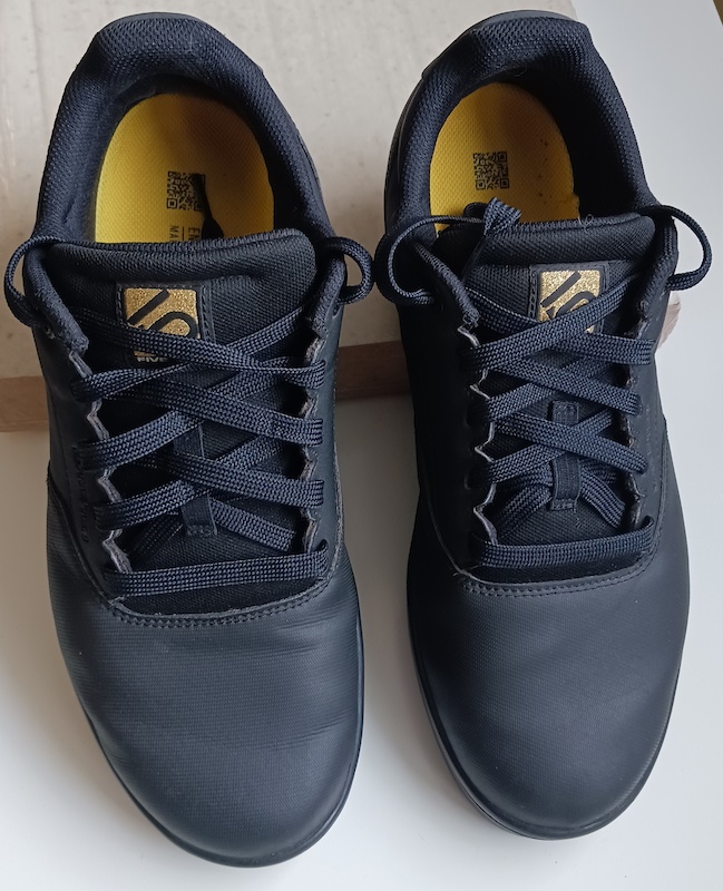 2023 Five Ten District Shoes (10.5 US) For Sale