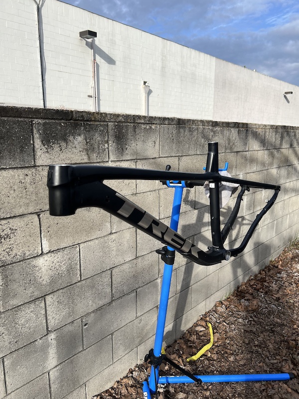 2023 Trek Roscoe Frameset Size L Black For Sale