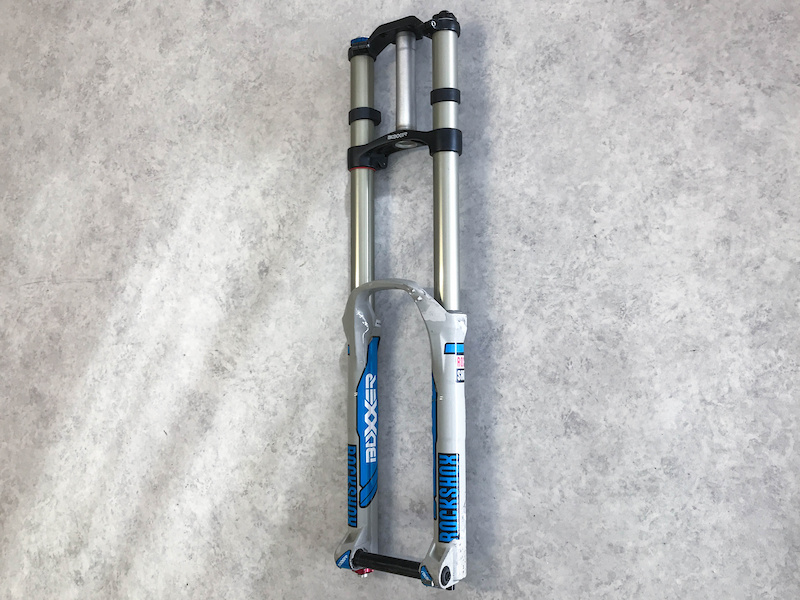 2011 Straight 1 1/8" Rockshox Boxxer World Cup R2C2 203mm For Sale