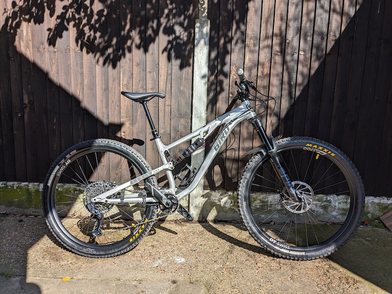 2020 Bird AM9 V3 Medium Long in Raw Frame & Shock For Sale