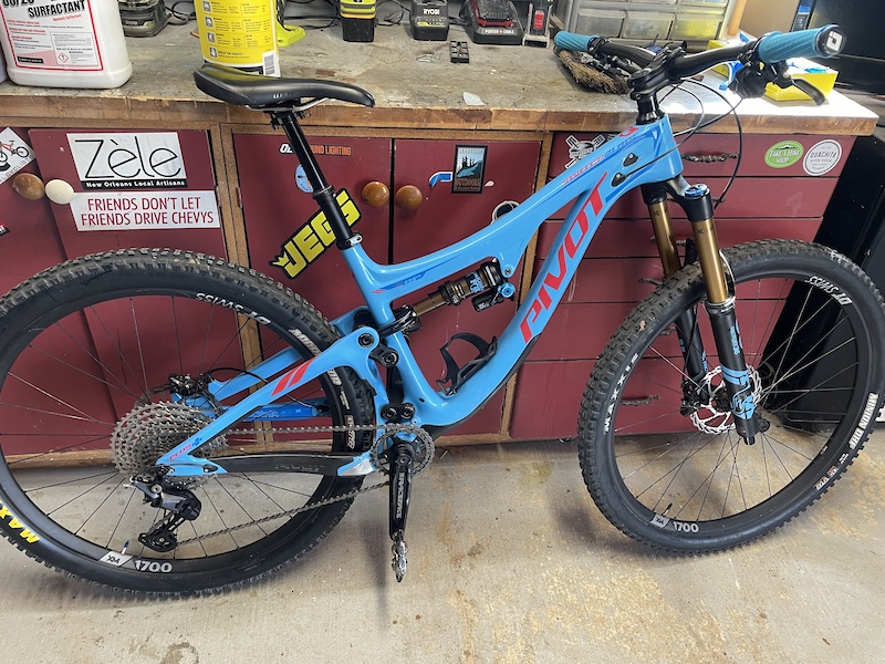 2019 pivot switchblade store