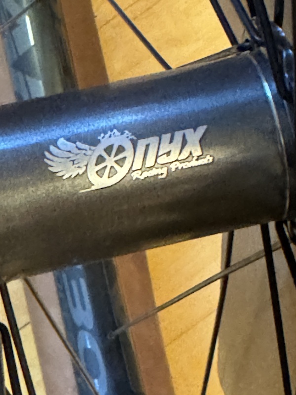2024 SILENT HUB - new Onyx Vesper Hubs w/ RaceFace Arc 30 For Sale