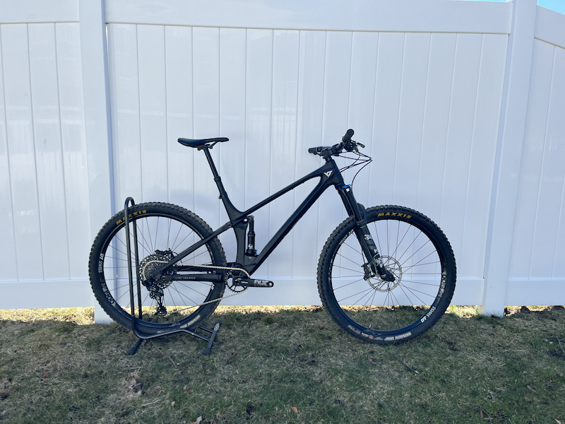 2022 YT Izzo Core 2 Size Large (NEW FRAME) WITH UPGRADES! For Sale