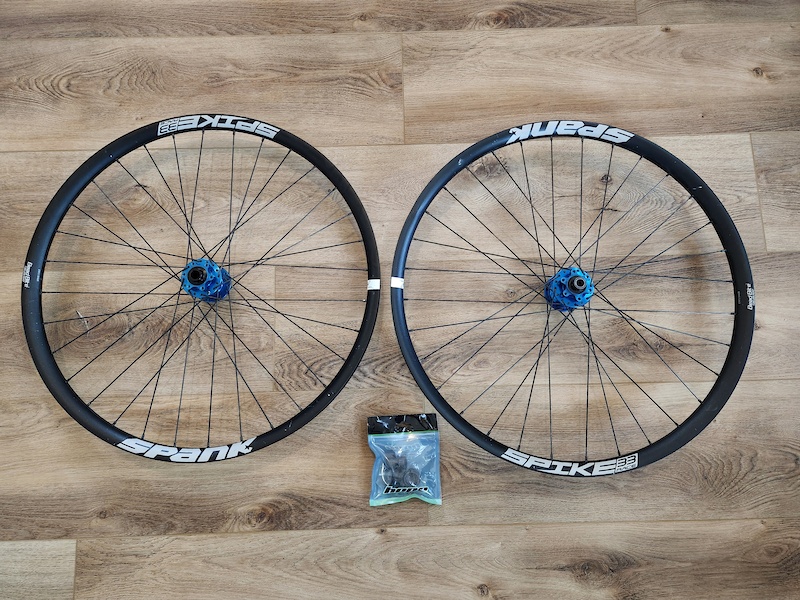 Hope Pro 4 wheelset with Spank Spike rims DT spokes For Sale