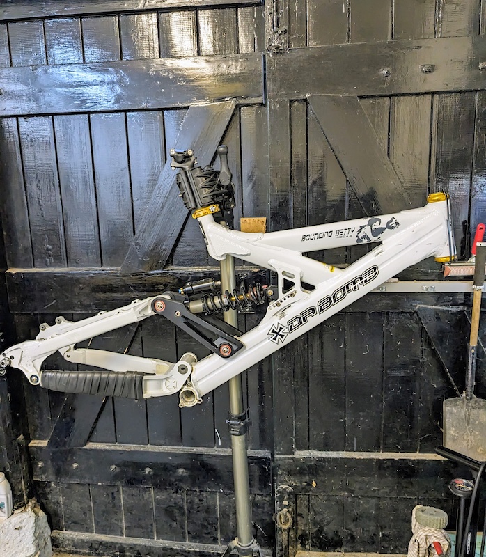 2009 Da Bomb Bouncing Betty Frame (26") For Sale