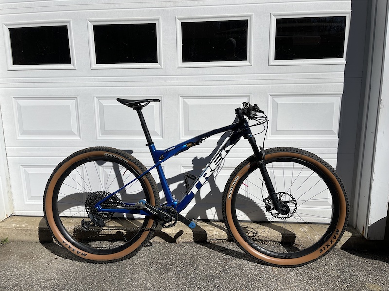 2021 Trek Supercaliber 9.8 MTB Race Bike - Large For Sale