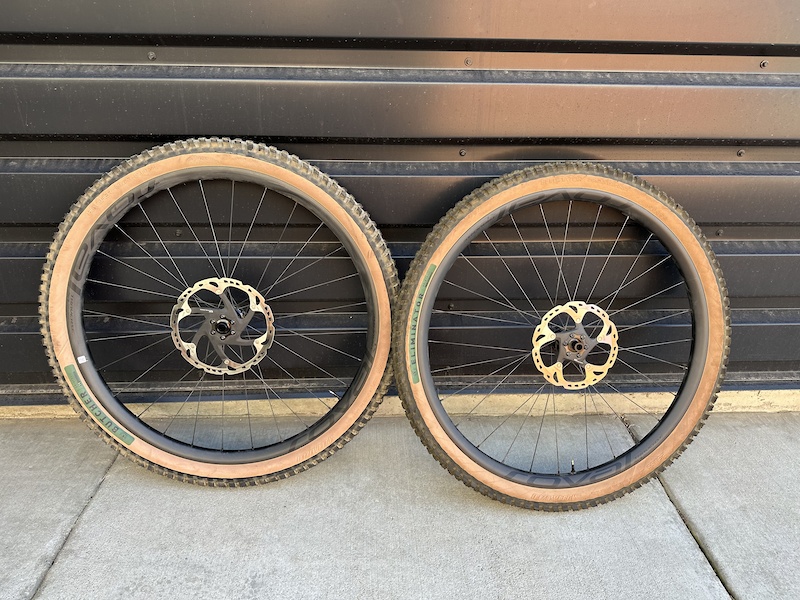 Roval Traverese SL carbon with rotors/tires For Sale