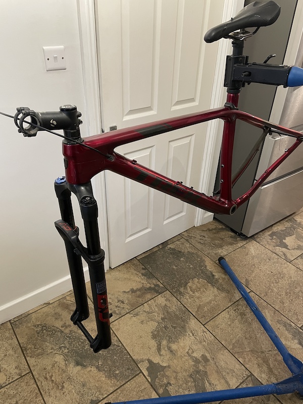 2020 Trek pro caliber 9.7 carbon frame Rockshox Sid fork For Sale