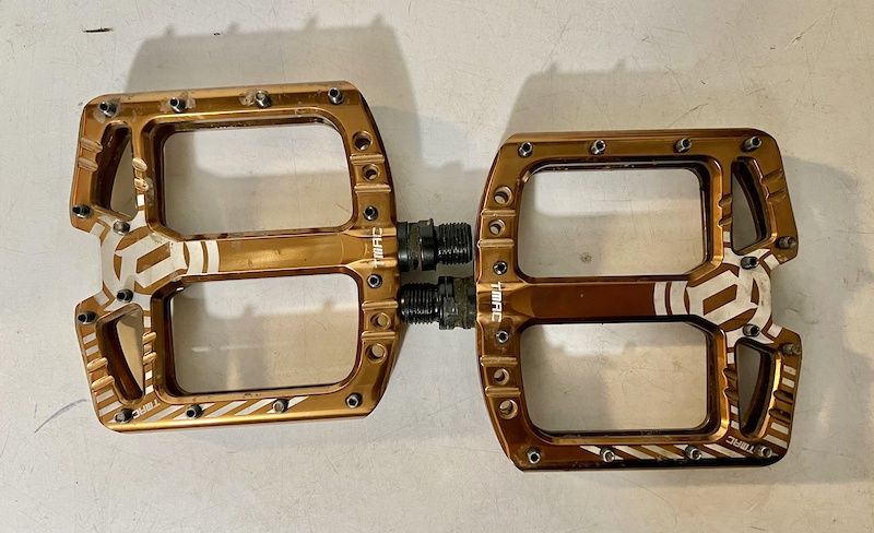 2022 Deity Tmac copper / bronze pedals hardly used For Sale