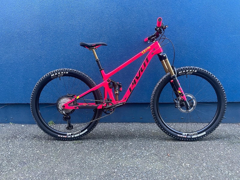 Pivot Switch Blade - Limited Edition Talon For Sale