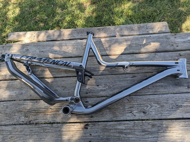 2019 Commencal Meta Am large cracked frame For Sale