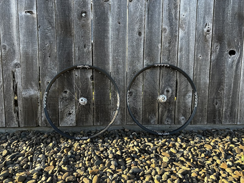 2022 Revel RW30 Silver Onyx Vesper 29" For Sale