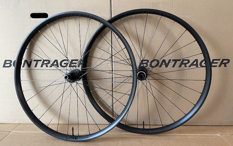 Bontrager Line TLR 30 Shimano MicroSpline wheelset NEW For Sale
