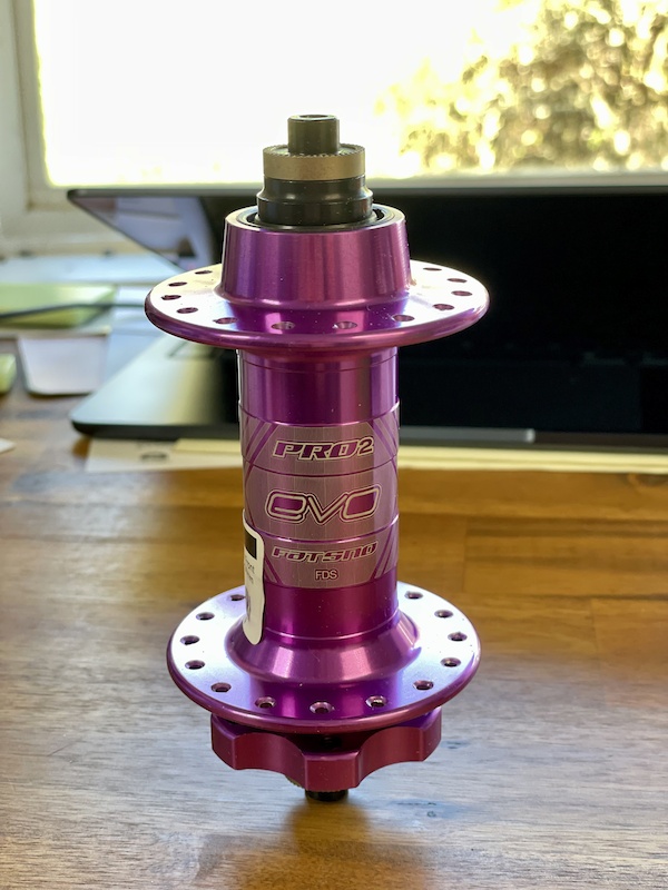 Hope Pro 2 Evo Fatsno front hub, 135mm QR For Sale