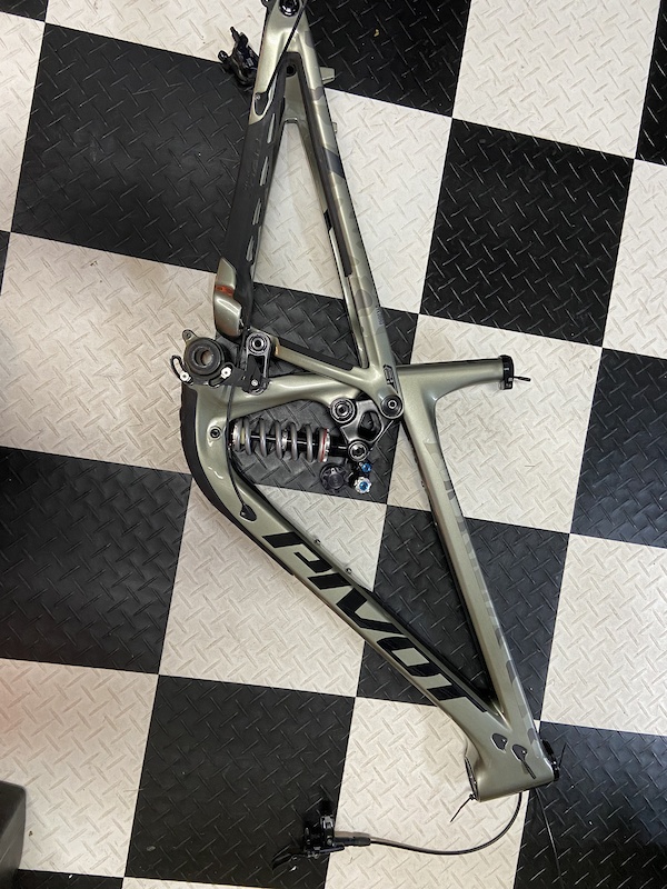 2022 Pivot Firebird large For Sale