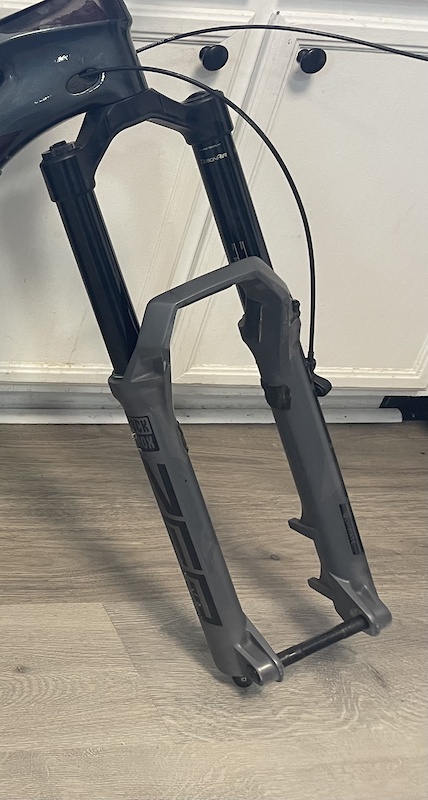 2022 Rockshox Zeb Ultimate grey 180mm w/ buttercups For Sale