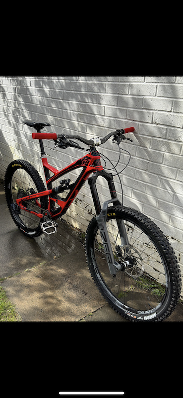 2017 Yt Capra cf custom build For Sale