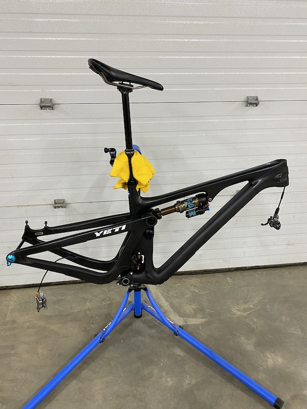 2022 Yeti turq sb 130 medium(price drop) For Sale