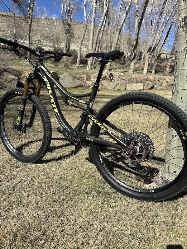 Pivot Mach 4 Carbon V2 For Sale