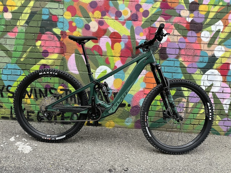2024 Pivot Shuttle LT XT/SLX Demo For Sale