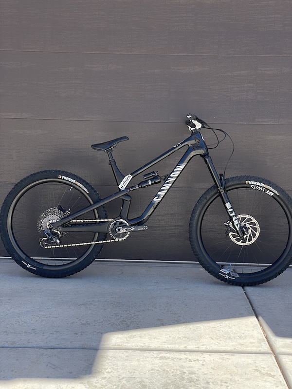 2022 Canyon Spectral CF9 27.5 For Sale