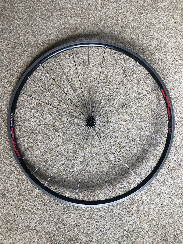 700c Front wheel, DT Swiss RR 1.1 rim Micro hub For Sale