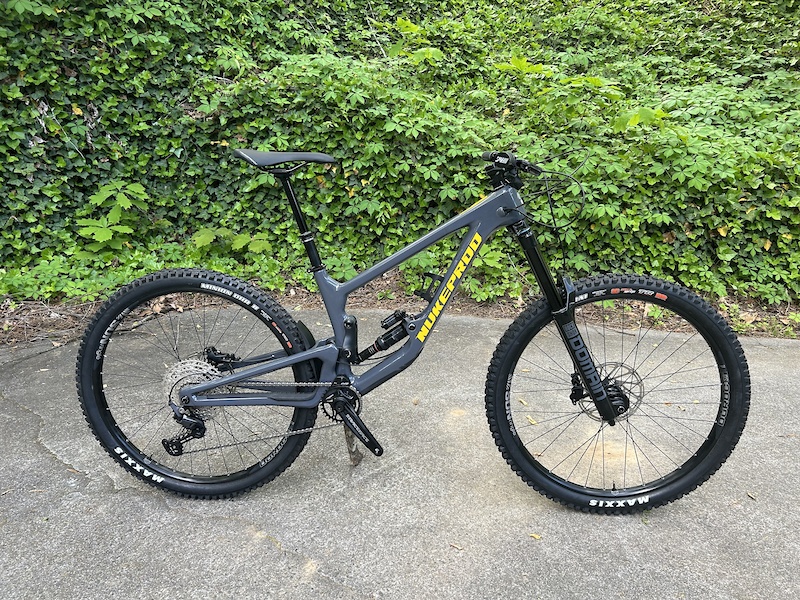 2022 Nukeproof Giga 290 Comp Carbon Size M For Sale