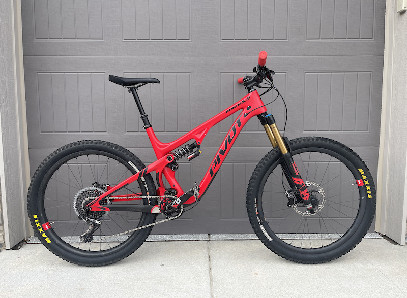 2018 Pivot Mach 5.5 - Carbon Rims - Coil Shock - Size Large For Sale