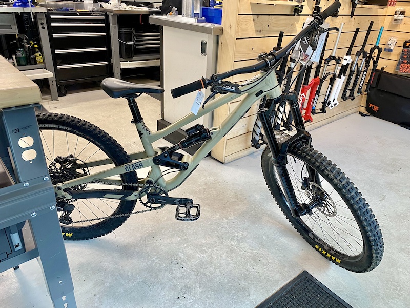 2021 Commencal Clash - Small For Sale