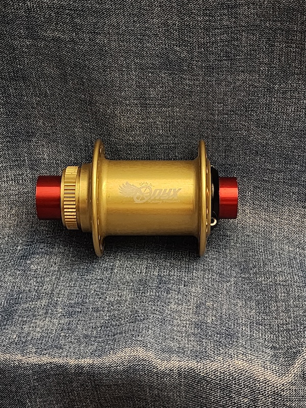 Onyx 20X110 Centerlock front hub 32 Hole For Sale