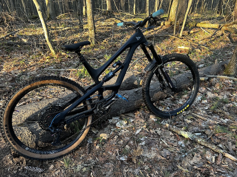 2021 YT Capra pro 180mm carbon fiber frame For Sale