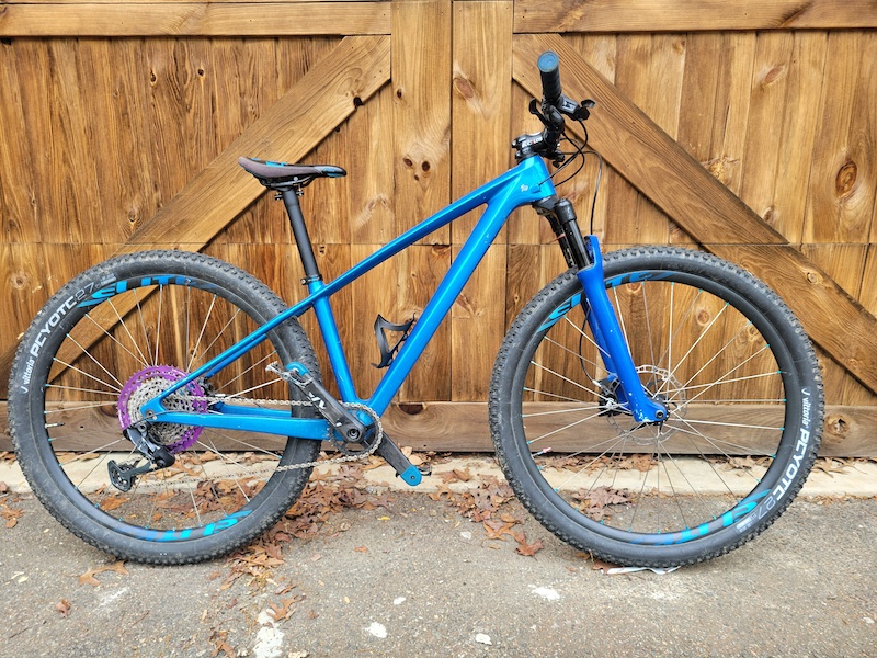 2022 Custom Ultralight Carbon 18lb 27.5 race bike For Sale