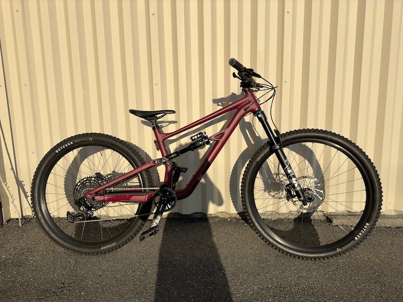 2022 Specialized Status 140, size s3 For Sale