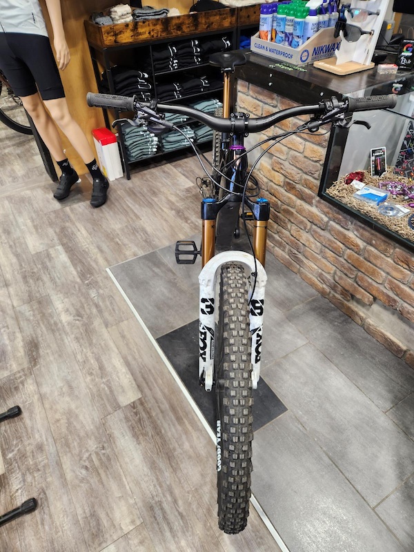 2022 Custom fox 38 Fresh Paints of Whistler For Sale