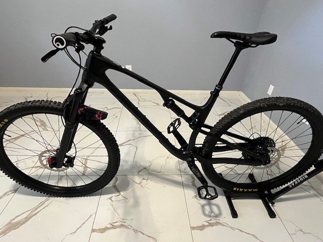 2022 Rocky Mountain Element Carbon - Model C30 For Sale