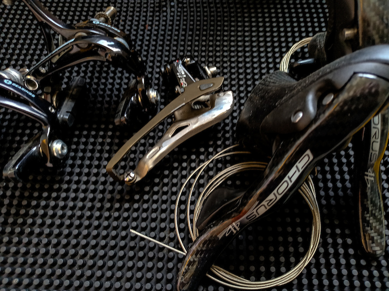 Campagnolo 11 speed levers & brakes For Sale
