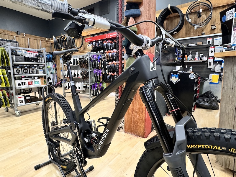 2024 Rockshox Zeb Ultimate 29 Charger 3-RC2 Grey 170 For Sale