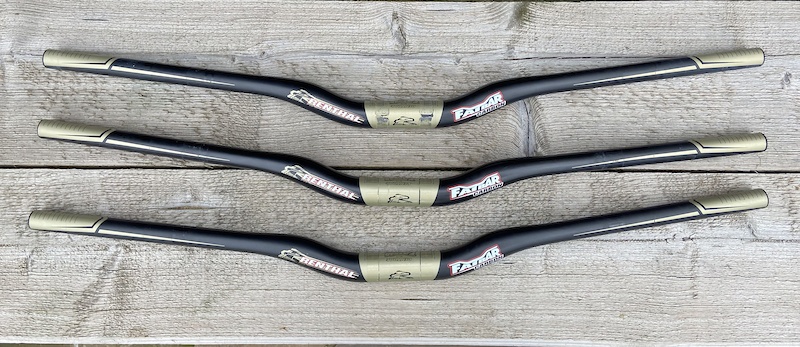 2022 Renthal Fatbar Carbon 30mm rise 800mm wide For Sale