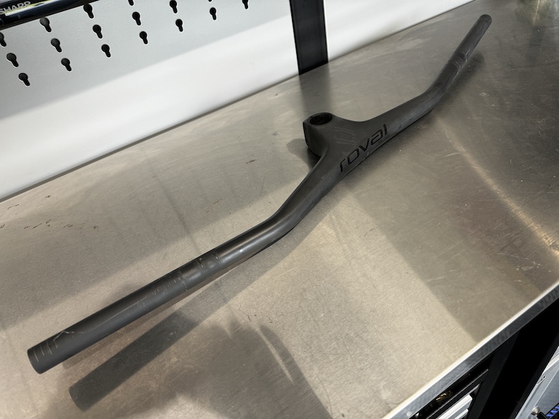 2024 Roval Control SL Carbon MTB Cockpit, 760x70mm For Sale