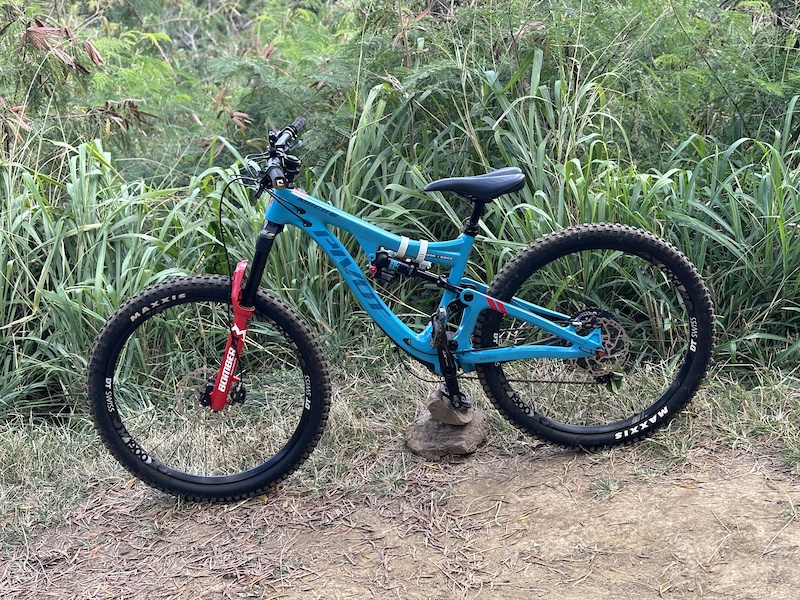 2020 Pivot Mach 6 CF (small) For Sale