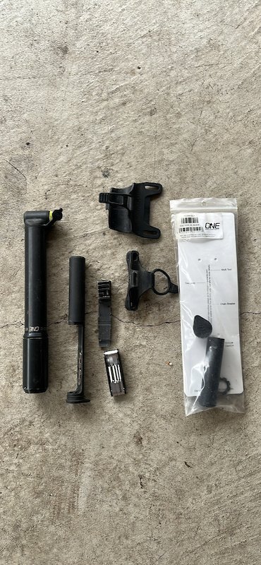 2023 Oneup 100cc pump and EDC tool kit with inline mount For Sale