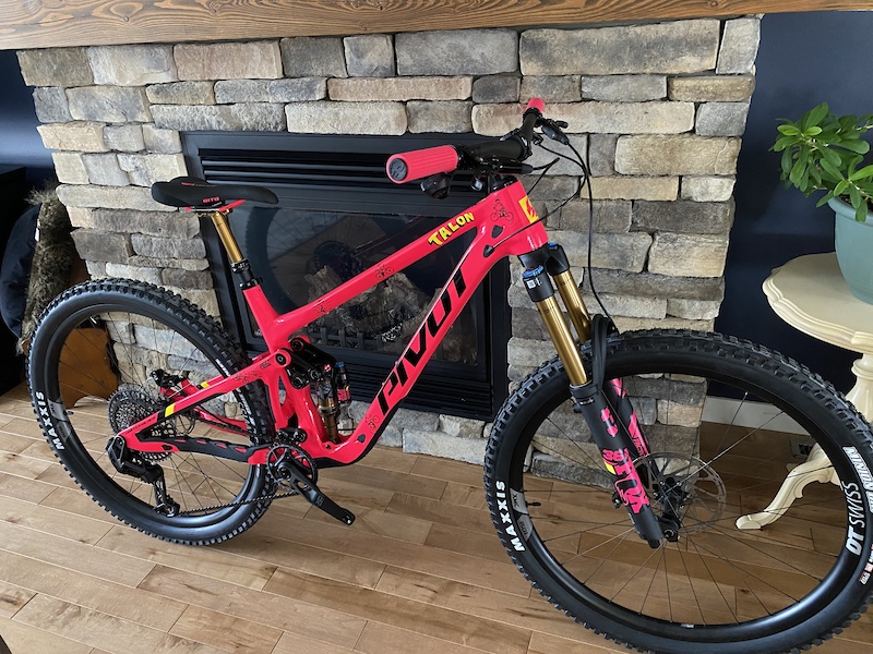 2024 Pivot Switchblade PRO XO axs Talon, Large For Sale