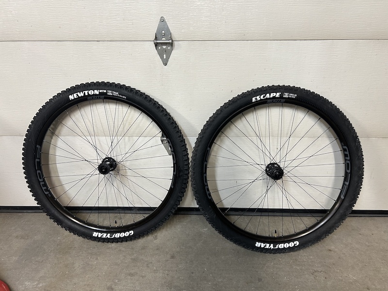 2024 29er DT Swiss 350 hubs with Stans Flow S2 Rims For Sale